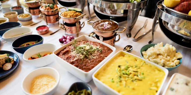 Guide to Food Catering for Large Groups: Do's and Don'ts | Akshar